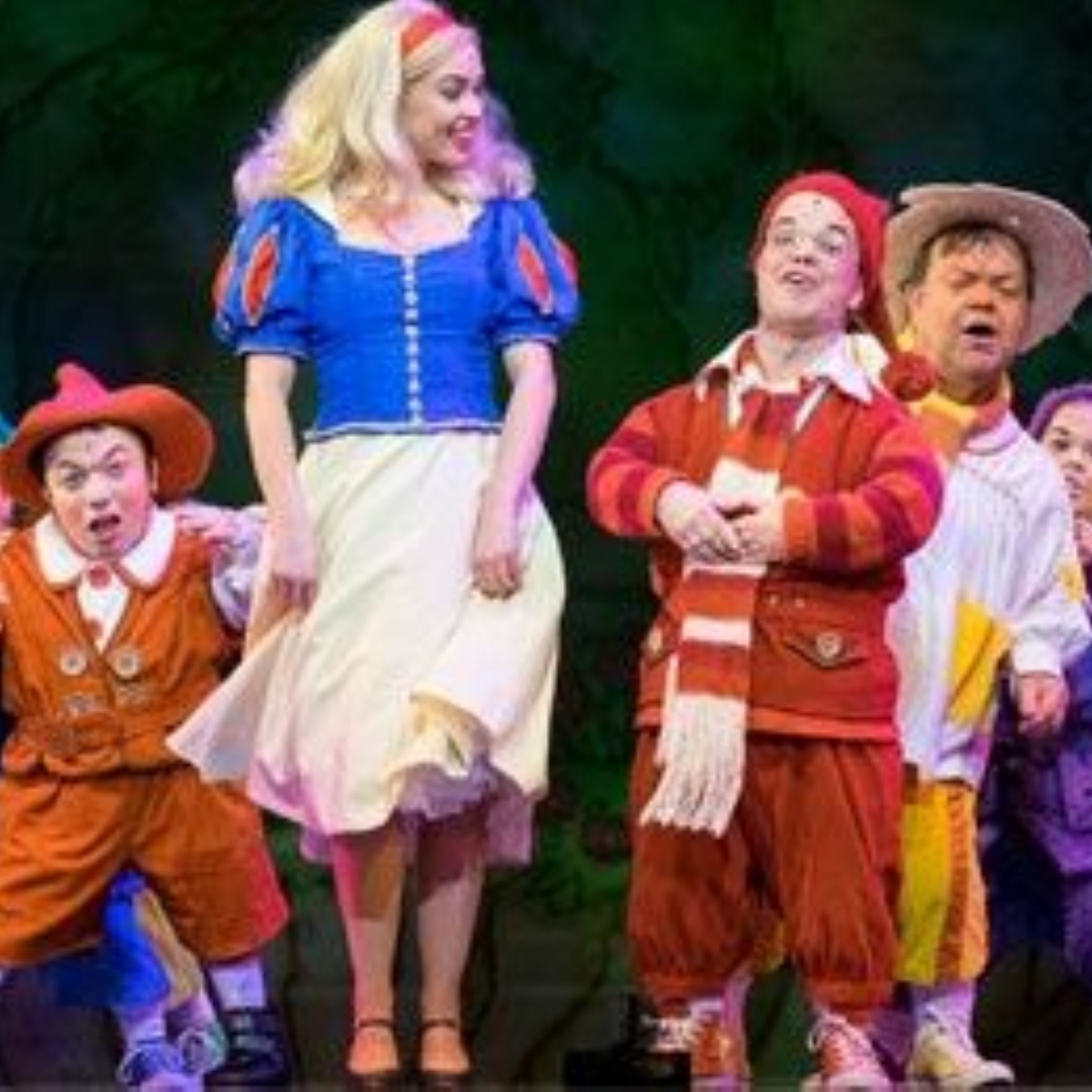 Hallbrook Primary School - Whole School Panto